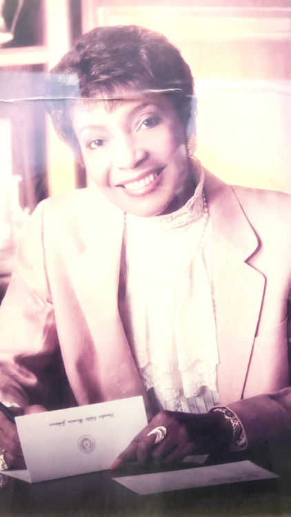 Eddie Bernice Johnson, who broke barriers, represented Dallas in long ...
