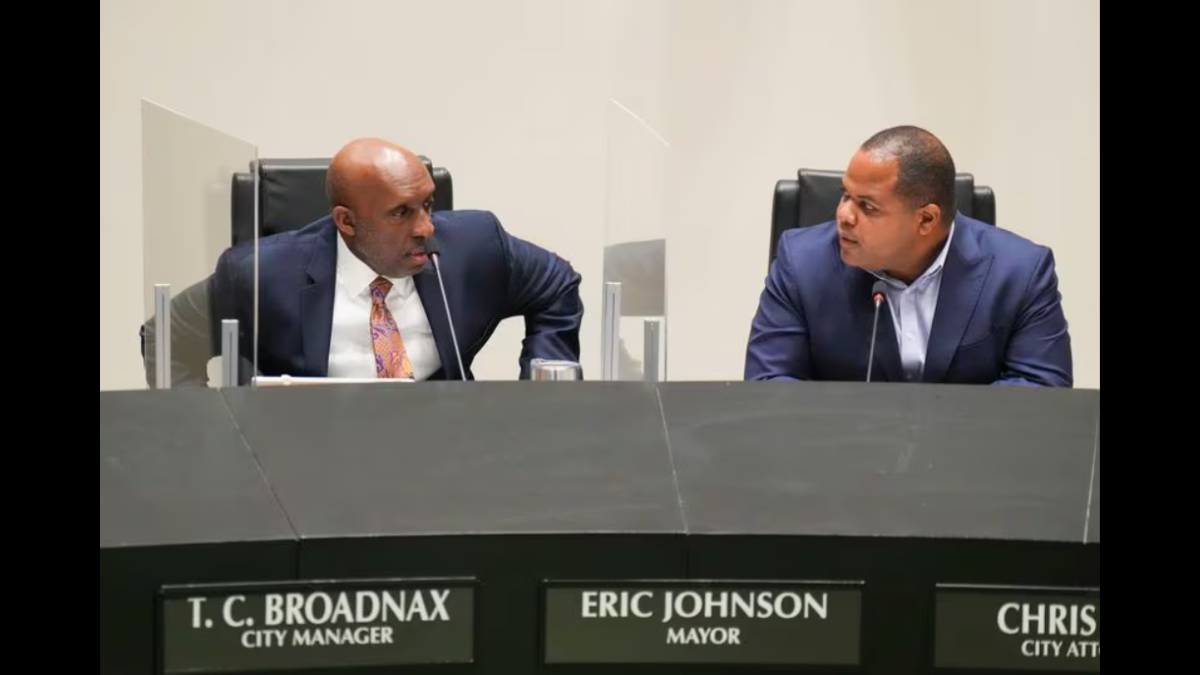 Dallas’ T.C. Broadnax was among several last-minute applicants for ...